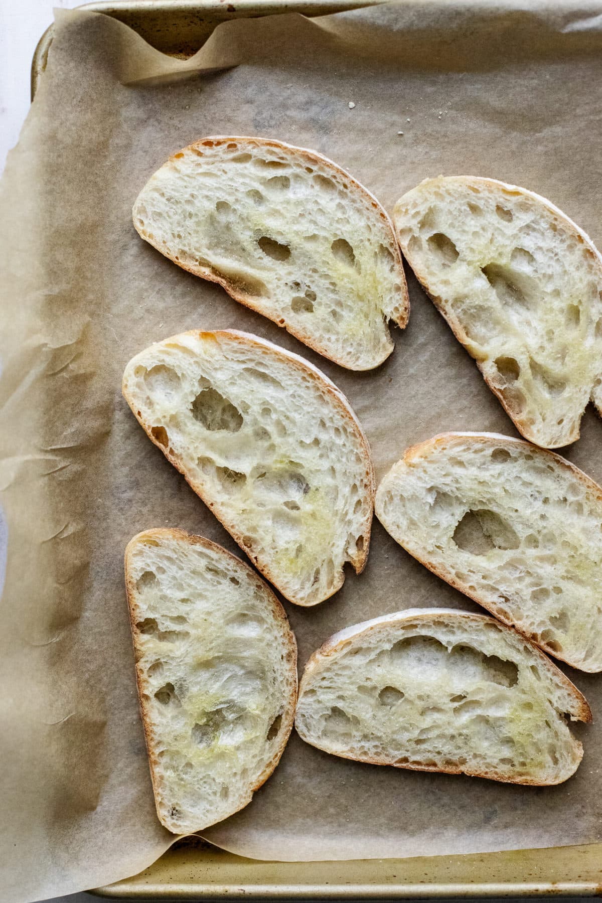 Caprese Crostini Pizza – A Simple Palate